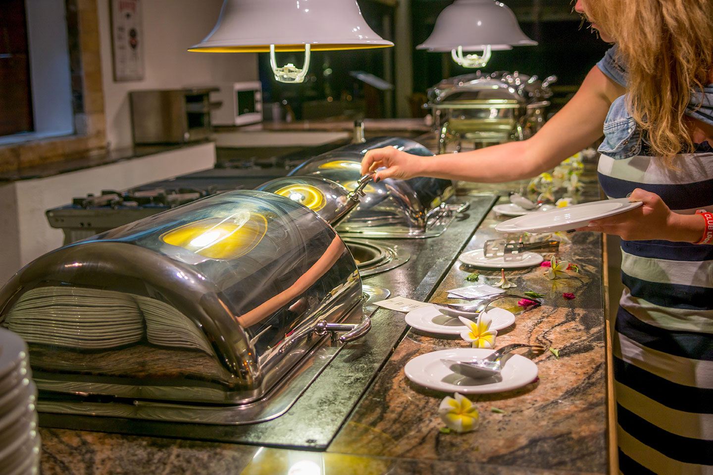 Our Restaurant - Le Peninsula Bay Beach Resort & Spa